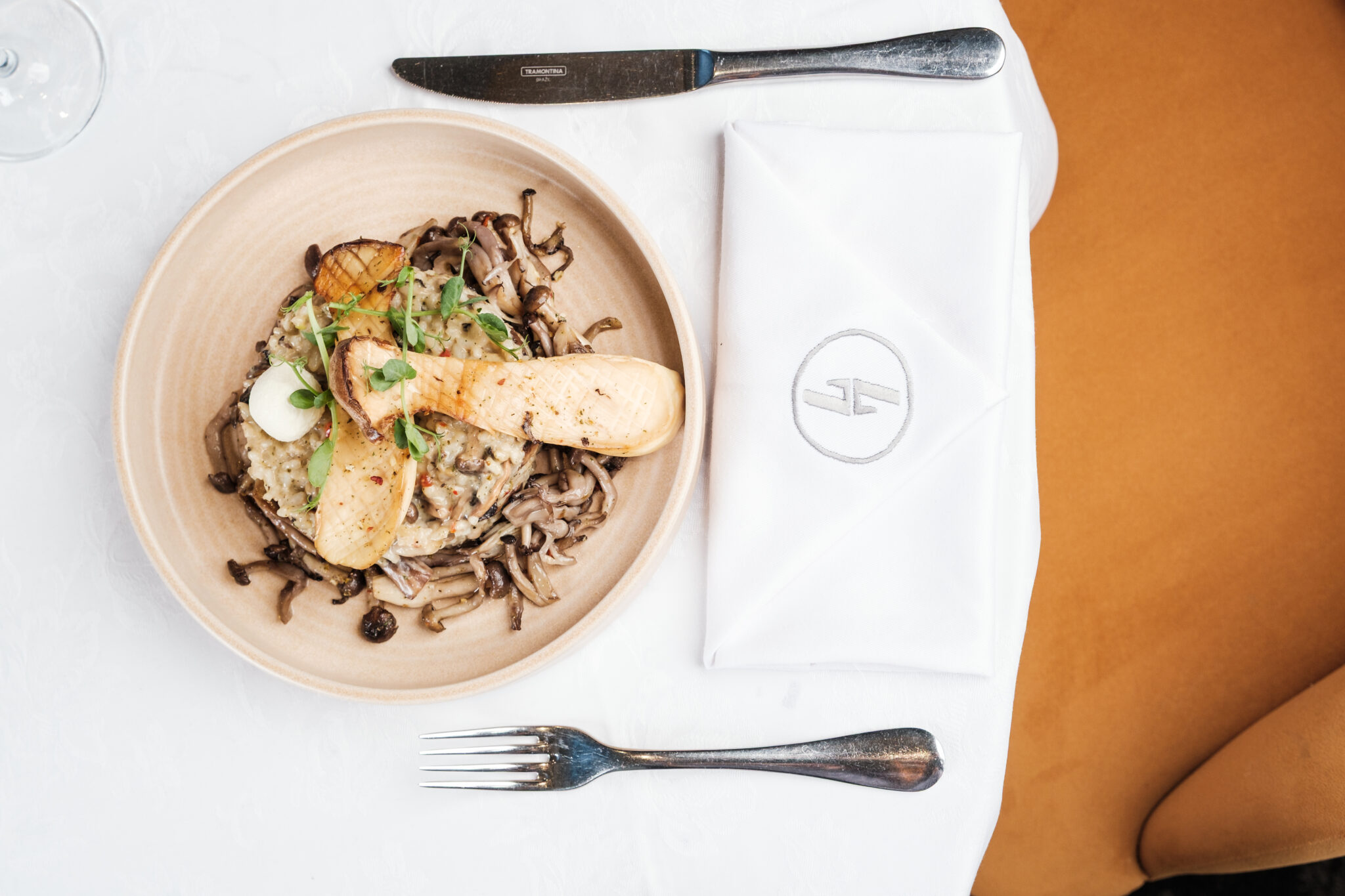 Dining - Level Seven Restuarant