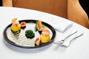 Dining - Level Seven Restuarant